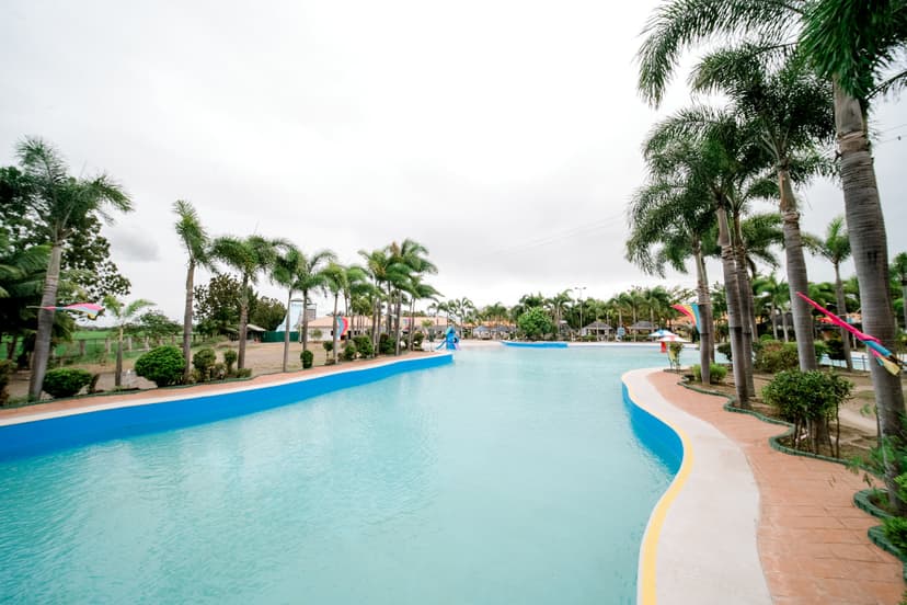 Crystal Waves Hotel and Resort | PH.vacations