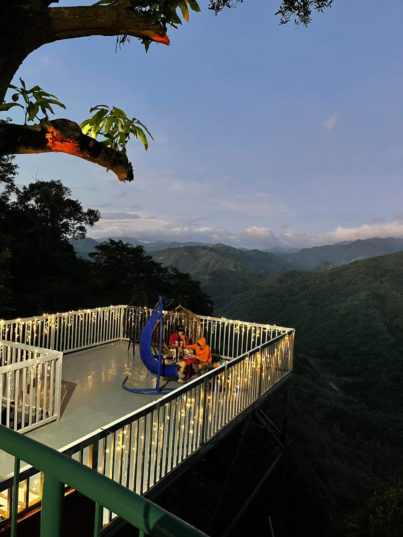 Caza Peregrine Resort & Restaurant | PH.vacations